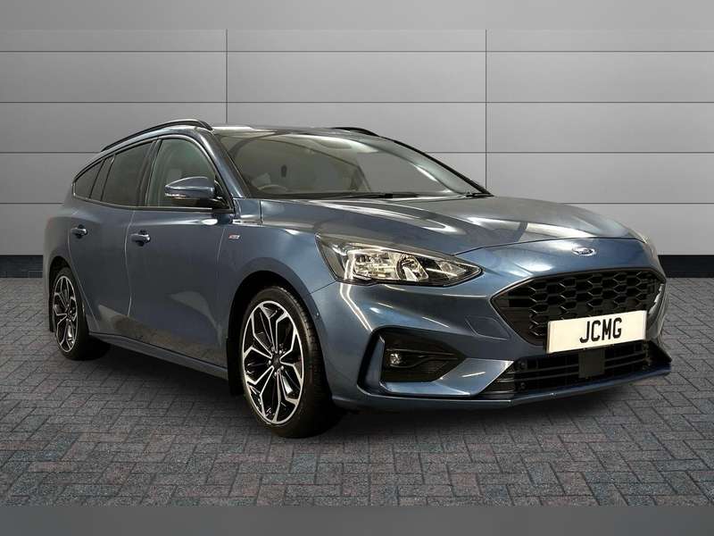 Ford Focus Estate cars for Sale or on Finance | RAC Cars